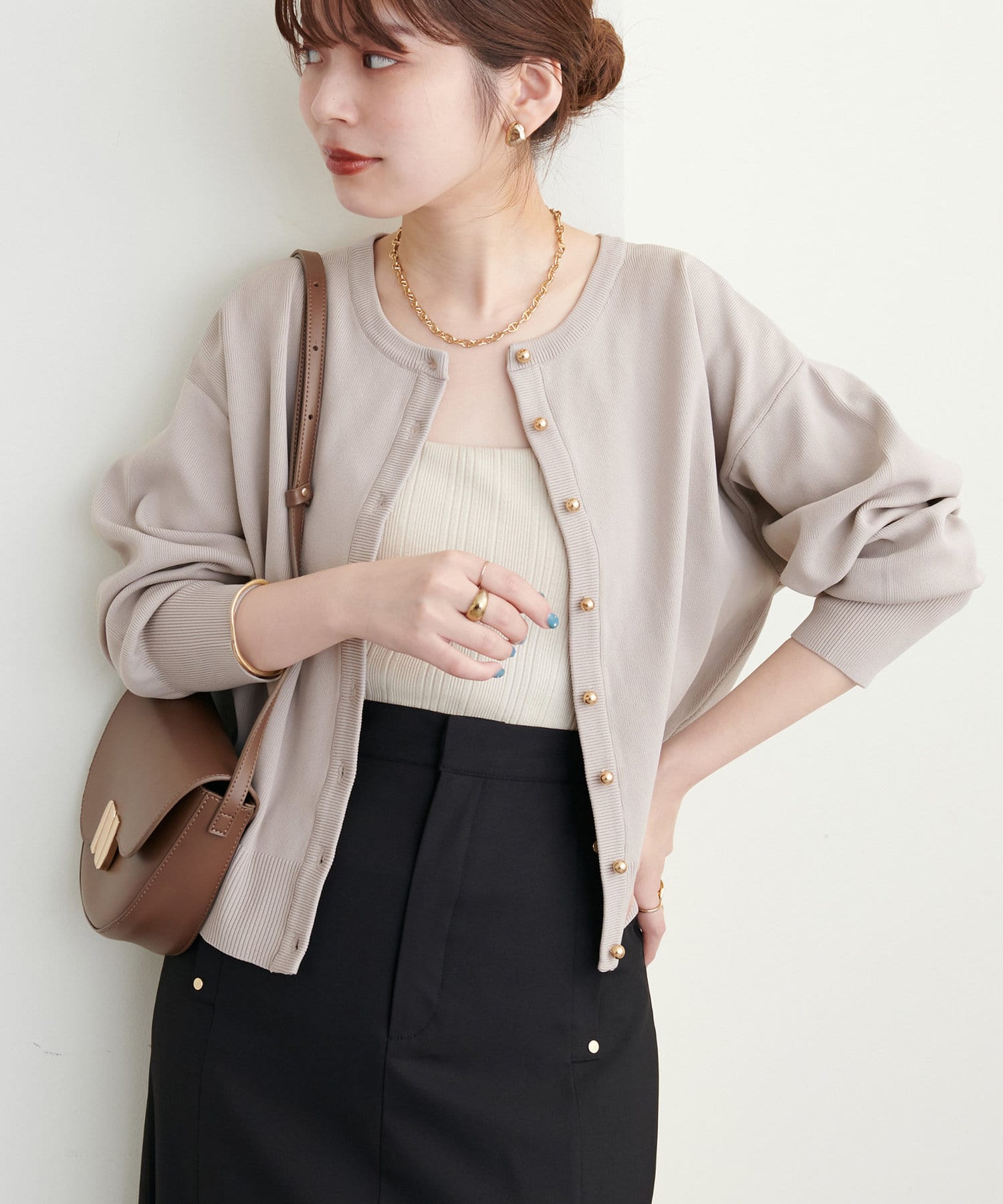 再入荷/お家で洗える薄金ころん釦カーディガン | natural couture(ナチュラルクチュール)レディース | PAL CLOSET ...