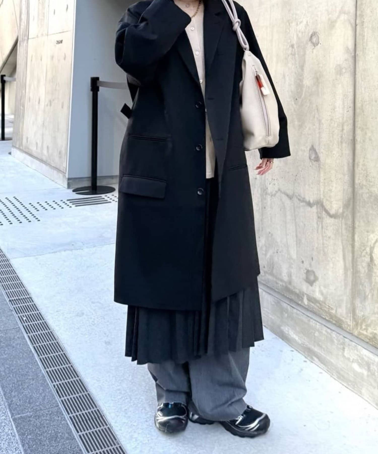 《500g未満/WEB限定カラーあり/A4サイズ対応》樹脂パーツワンハンドルバッグ | ear PAPILLONNER(イア パピヨネ ...