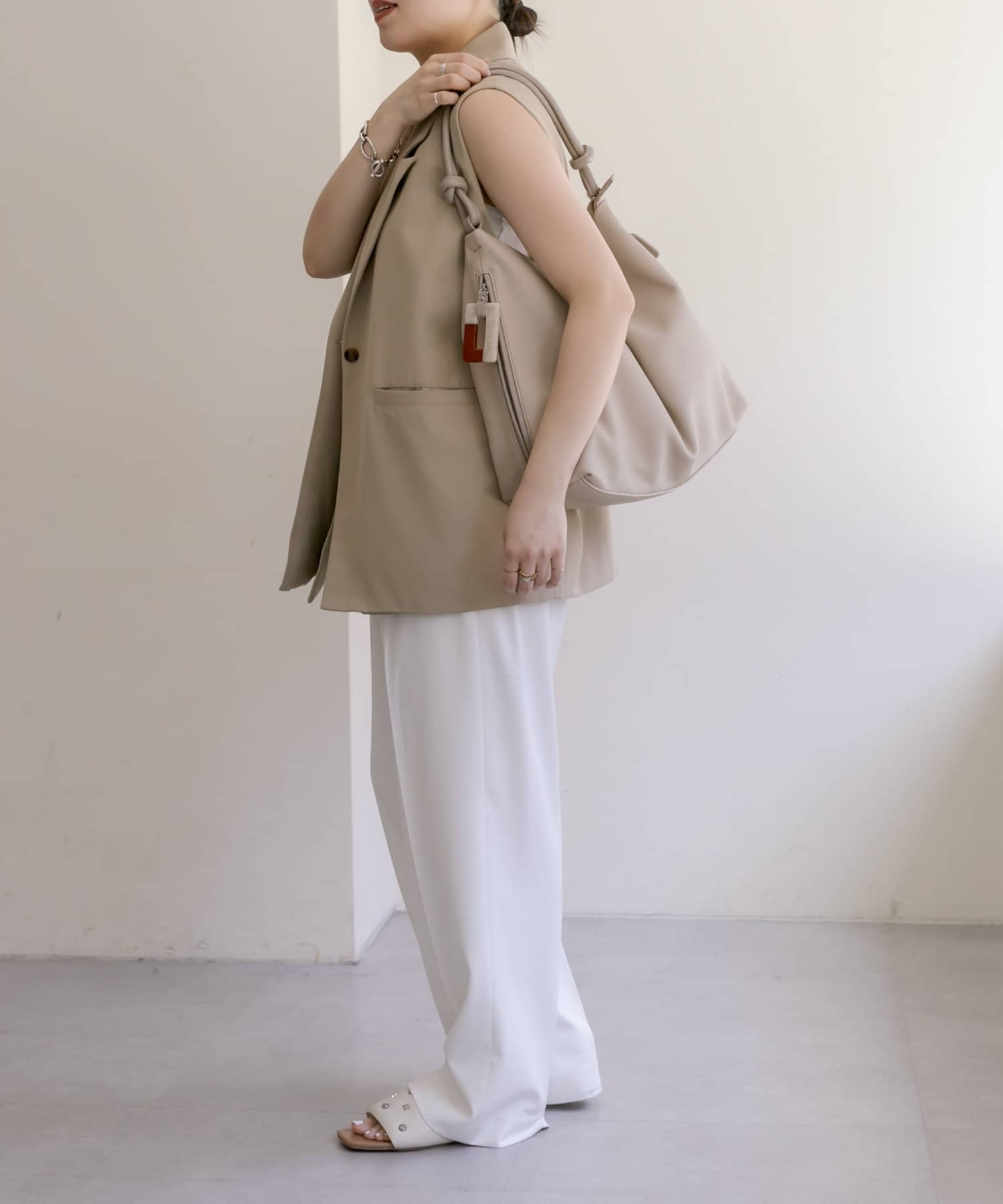 《500g未満/WEB限定カラーあり/A4サイズ対応》樹脂パーツワンハンドルバッグ | ear PAPILLONNER(イア パピヨネ ...