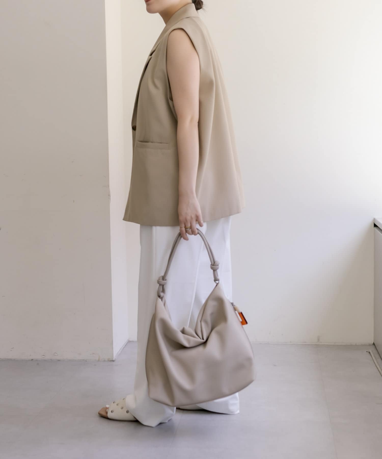 《500g未満/WEB限定カラーあり/A4サイズ対応》樹脂パーツワンハンドルバッグ | ear PAPILLONNER(イア パピヨネ ...