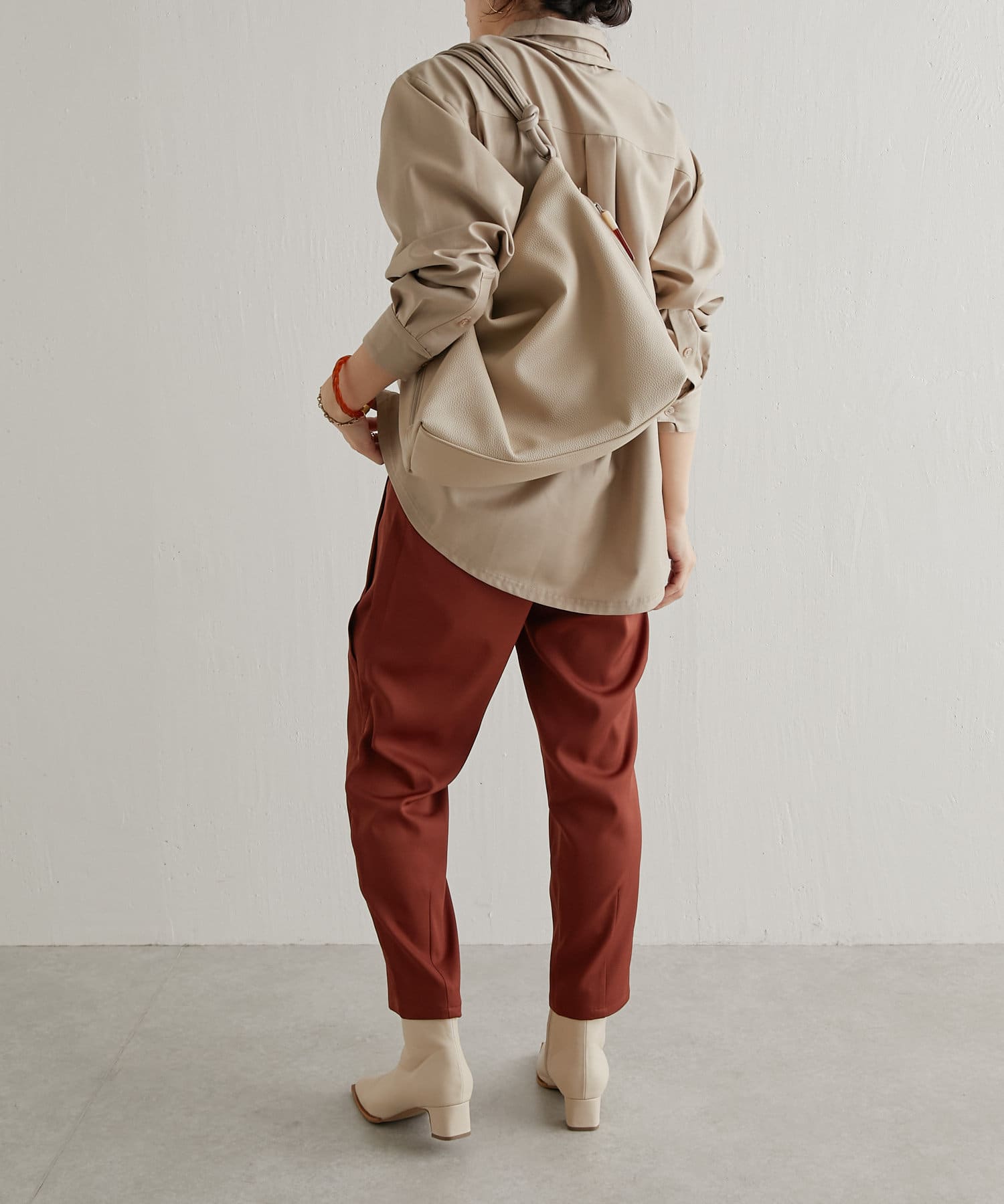 《500g未満/WEB限定カラーあり/A4サイズ対応》樹脂パーツワンハンドルバッグ | ear PAPILLONNER(イア パピヨネ ...