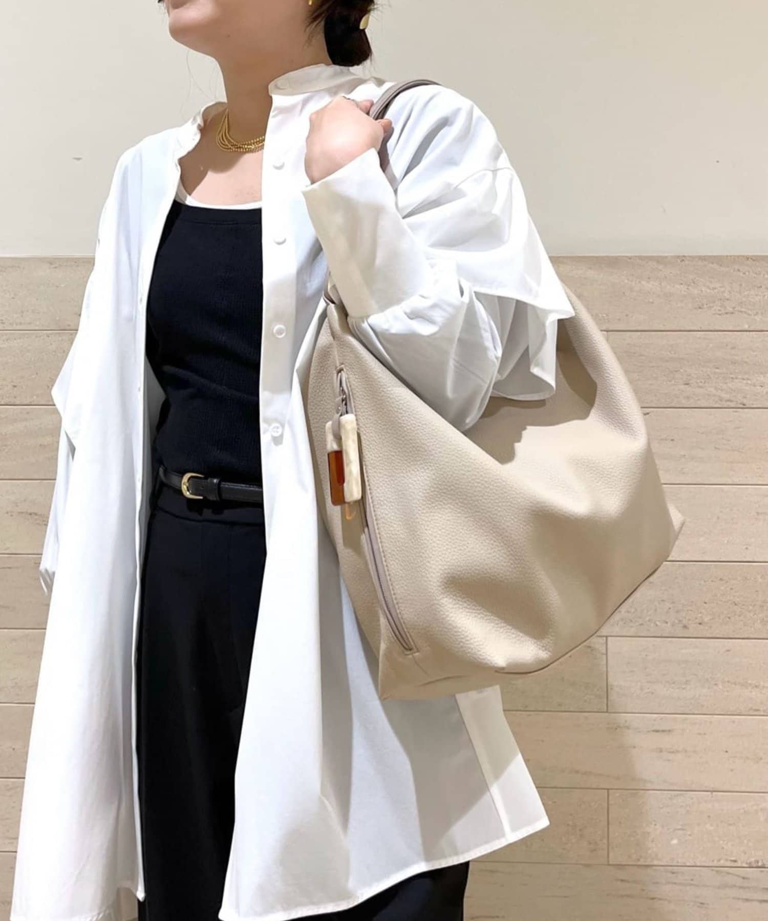 《500g未満/WEB限定カラーあり/A4サイズ対応》樹脂パーツワンハンドルバッグ | ear PAPILLONNER(イア パピヨネ ...