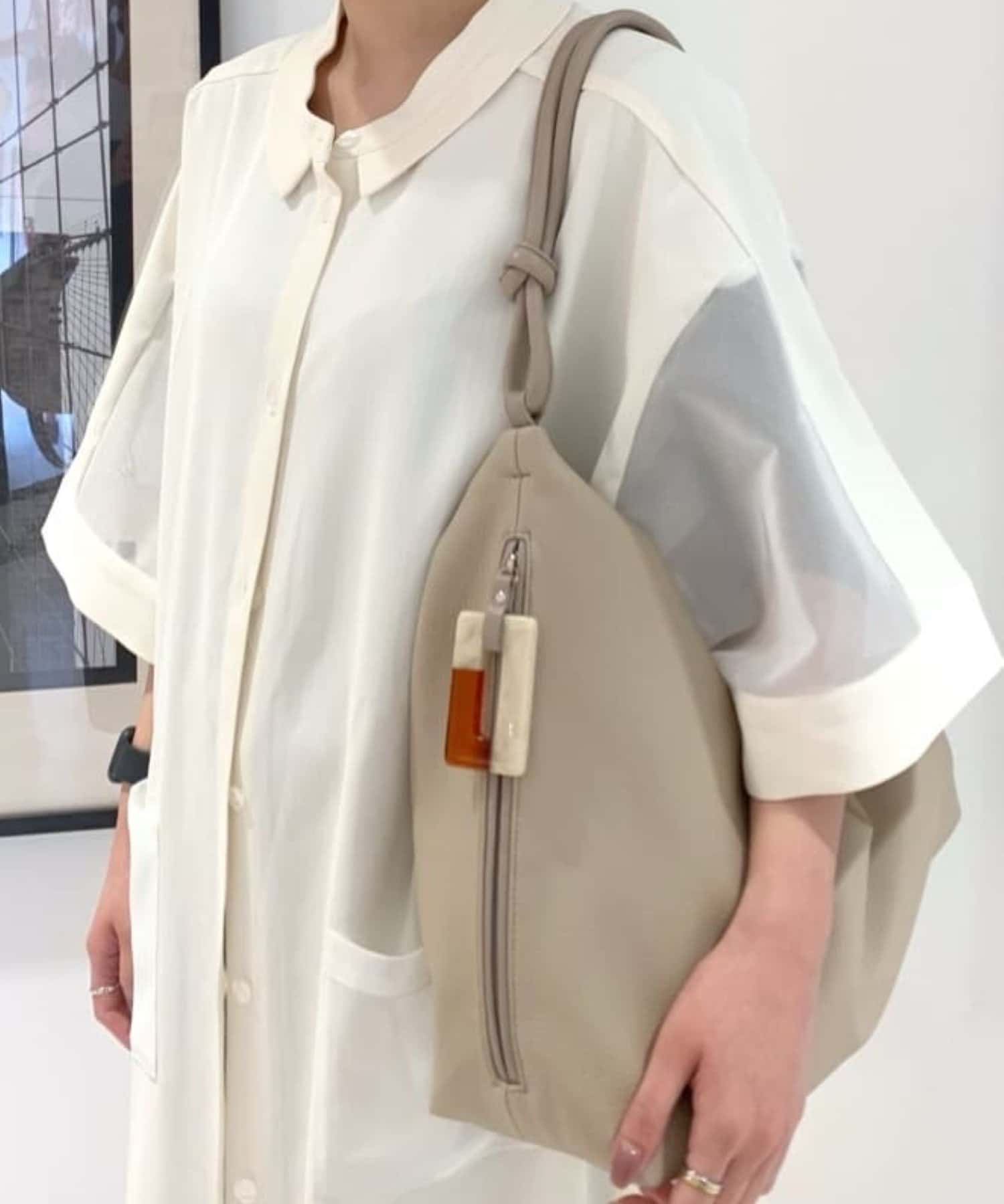 《500g未満/WEB限定カラーあり/A4サイズ対応》樹脂パーツワンハンドルバッグ | ear PAPILLONNER(イア パピヨネ ...