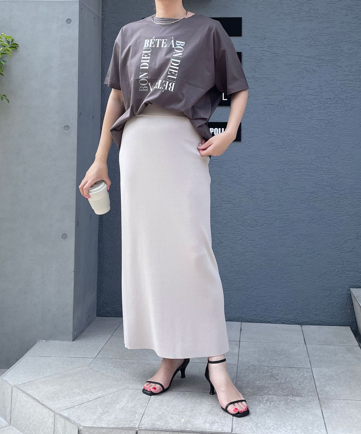 箔プリントロゴTシャツ | Jena espace merveilleux(ジェナ エスパスメルヴェイユ)レディース | PAL CLOSET ...