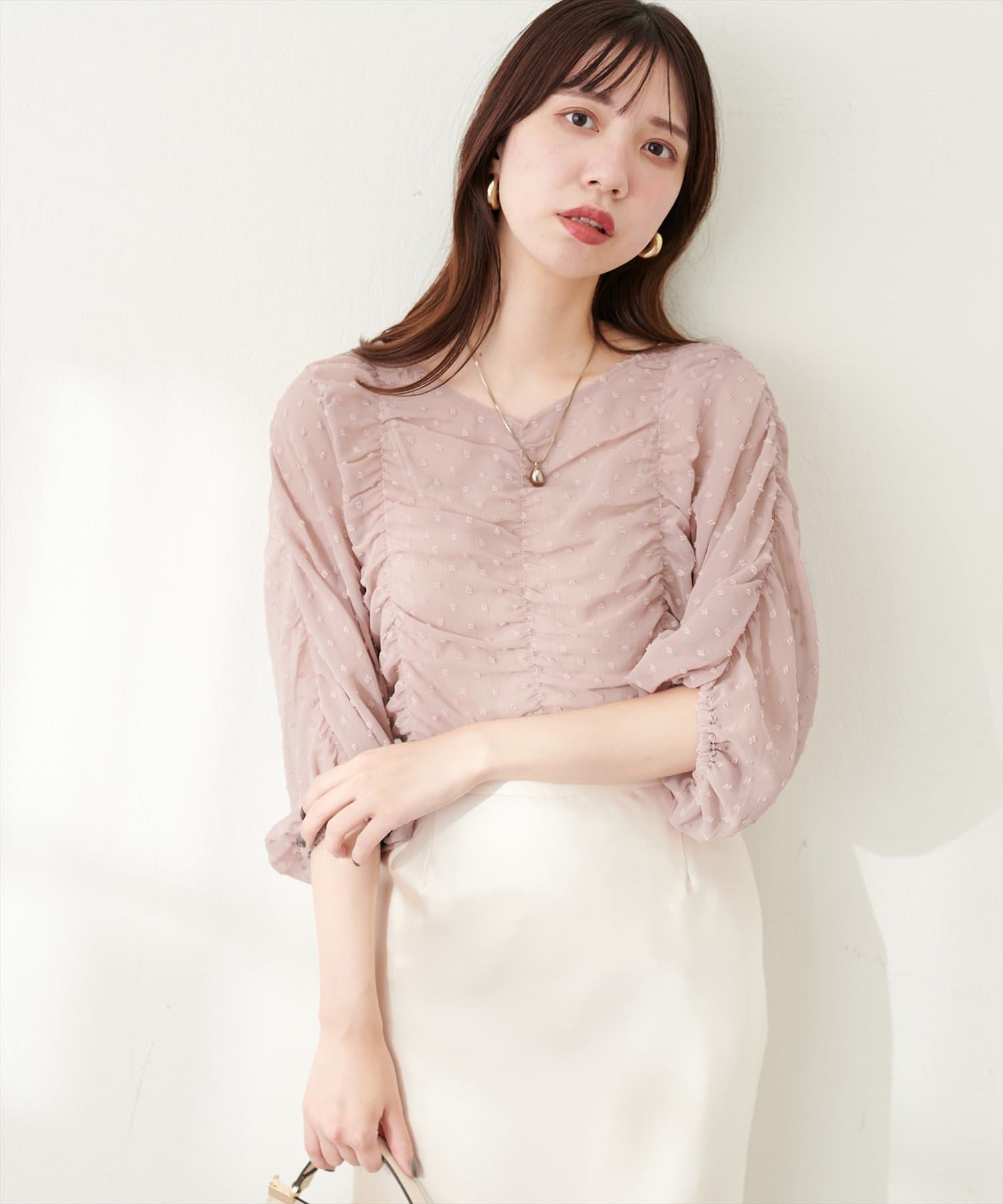 【natural couture】ドビードットシャーリングトップス | NICE CLAUP / OLIVE des OLIVE OUTLET ...