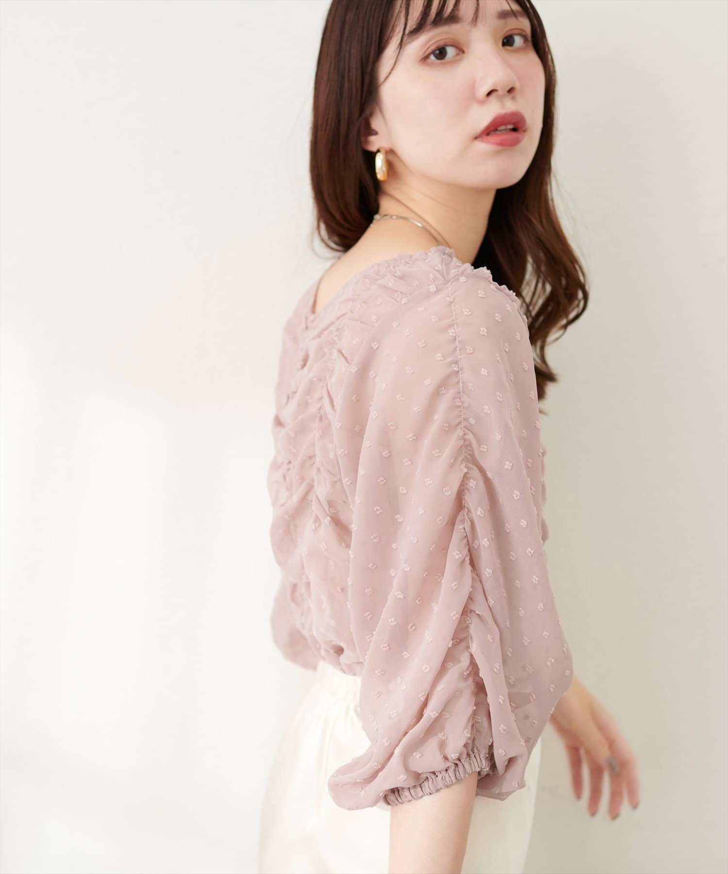 【natural couture】ドビードットシャーリングトップス | NICE CLAUP / OLIVE des OLIVE OUTLET ...