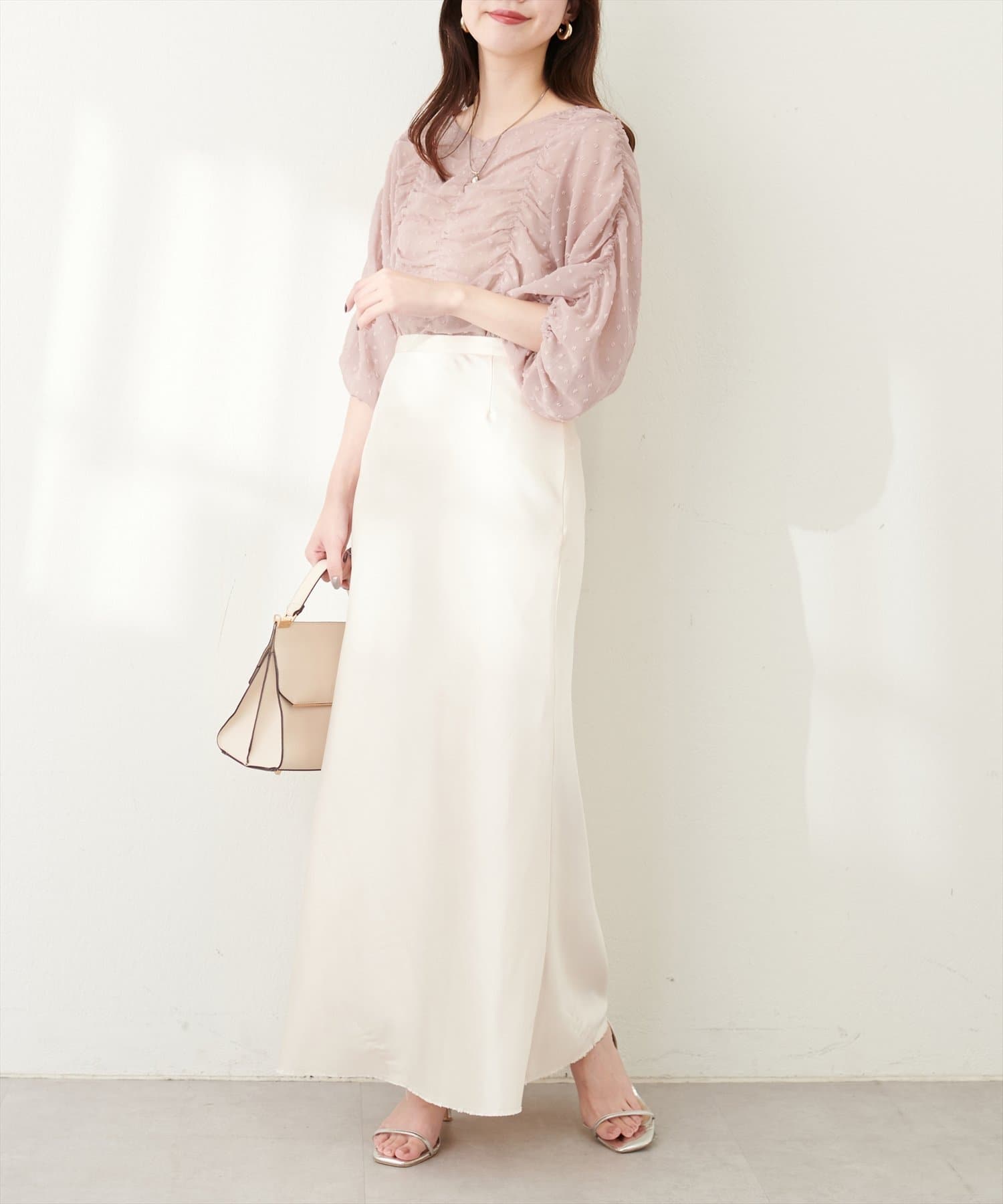 【natural couture】ドビードットシャーリングトップス | NICE CLAUP / OLIVE des OLIVE OUTLET ...